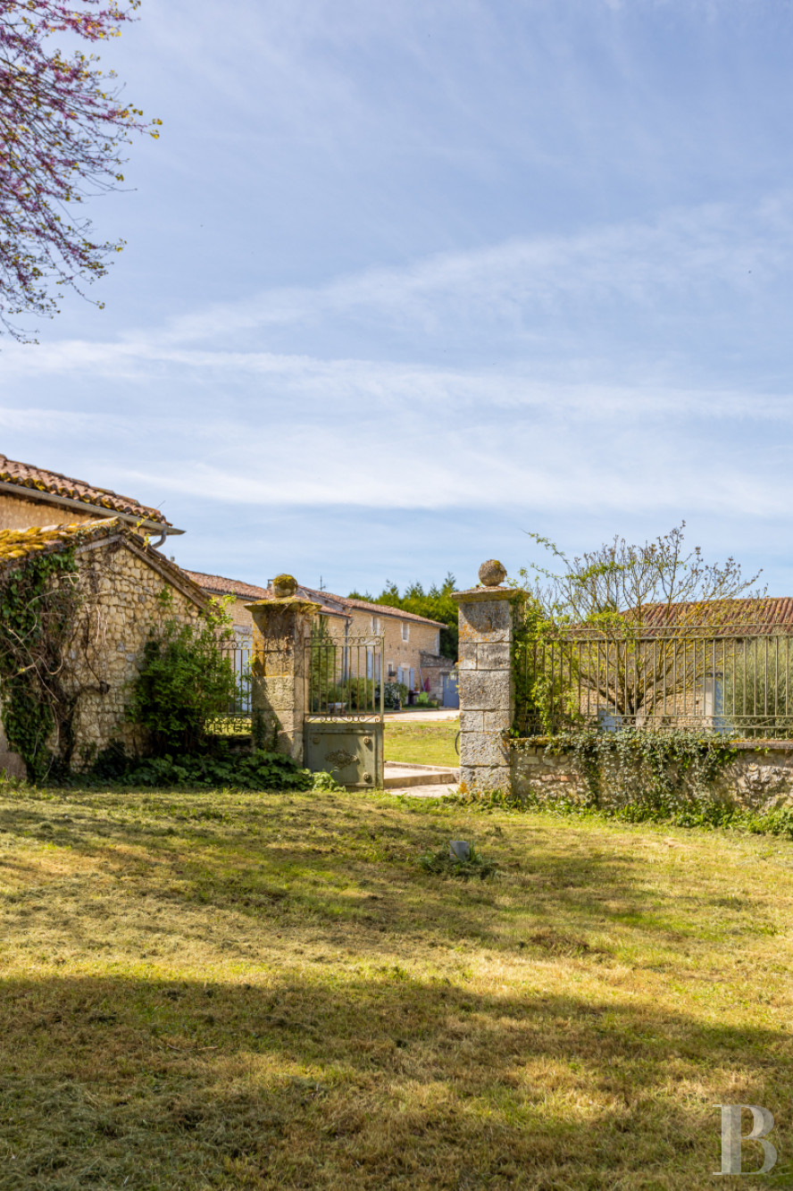 Character houses for sale in France in Charente-Tuscany